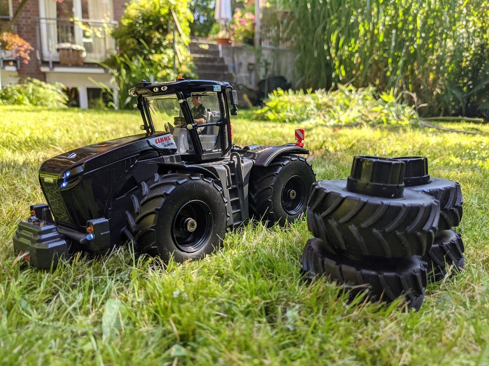 Claas Xerion 5000 Black Edition