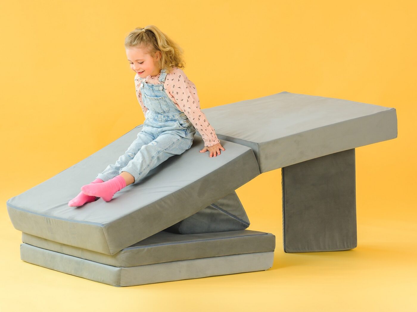 Funzy - das modulare Spielsofa zum Toben, Lesen und Ausruhen - Daddylicious