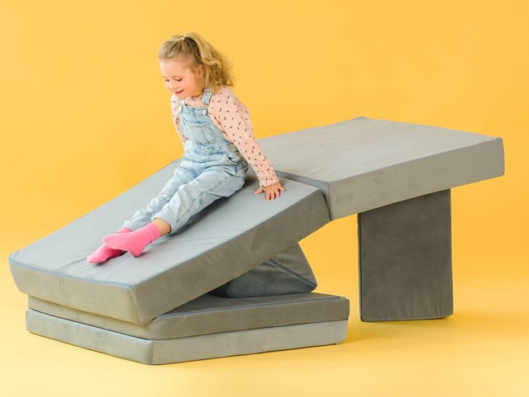 Funzy - das modulare Spielsofa zum Toben, Lesen und Ausruhen - Daddylicious