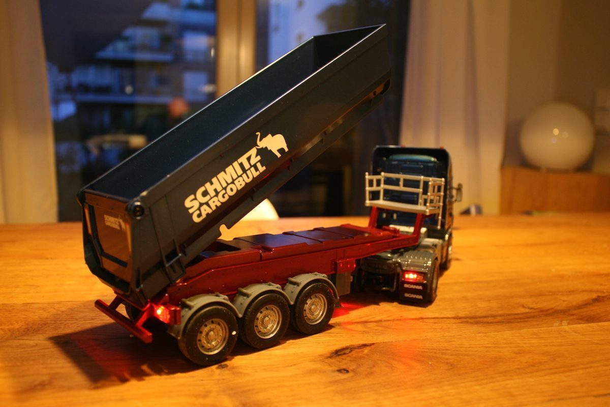 Trucking: SIKU Control32 Scania R620 mit Sattelauflieger - Daddylicious